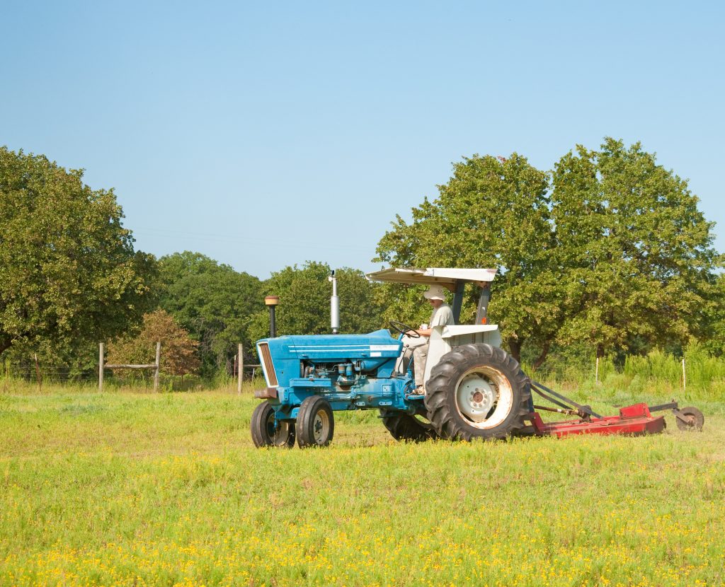 A Tip to Make Hooking Up a John Deere Brush Hog to a New Holland ...